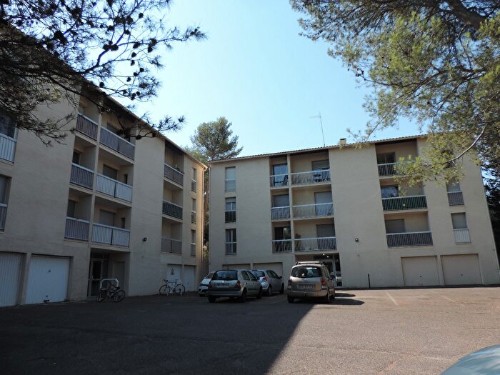 Appartement à louer - Nîmes, Tour Magne - 1 pièce