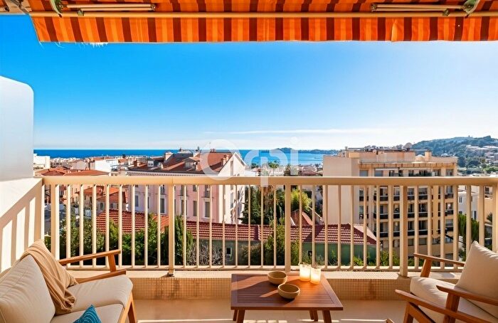 Appartement à vendre - Beaulieu-sur-Mer - 3 pièces - 2 chambres