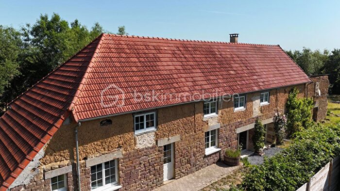 Maison 8 pièces à Soulles, à vendre