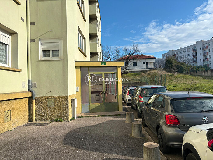 Appartement 3 pièces à Décines-Charpieu, Berthaudière, à louer