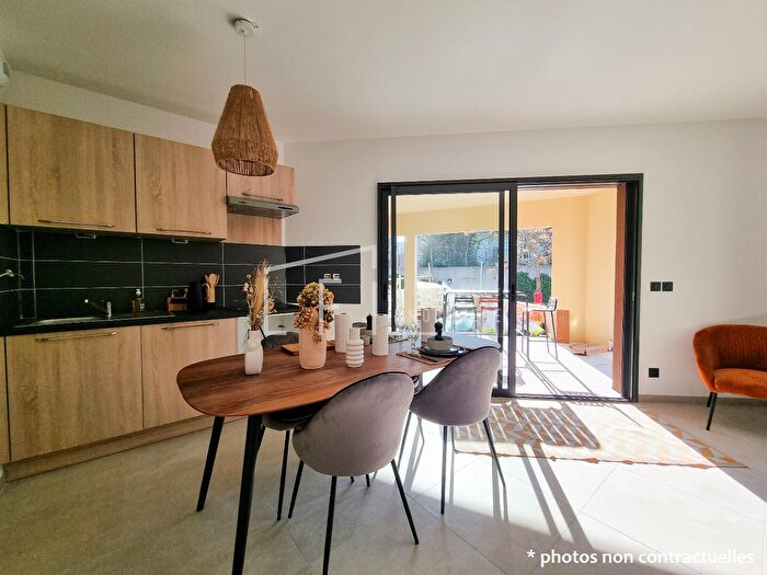 Maisons à vendre et appartements à louer - 1