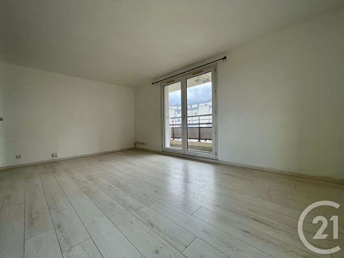 Appartement à louer - Évry, Bois Sauvage - 3 pièces - 2 chambres