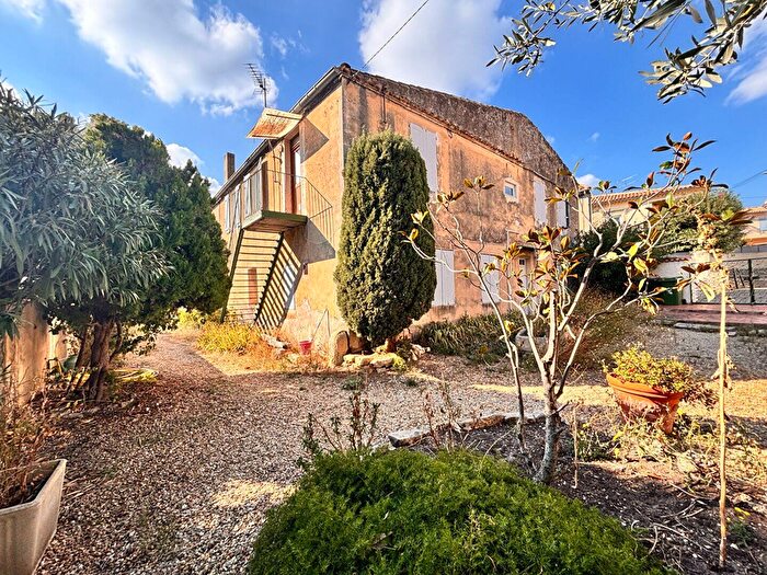 Appartement à louer - Hôpital, Nîmes - 3 pièces - 2 chambres