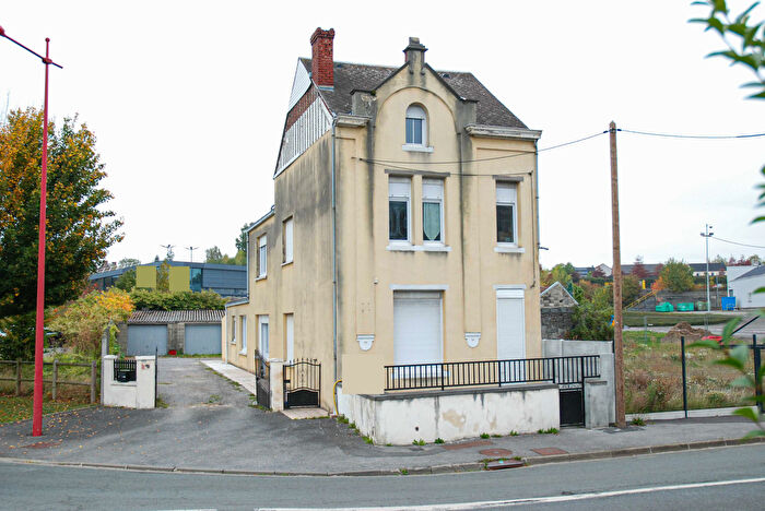 Maison à vendre - Jeumont - 10 pièces - 5 chambres