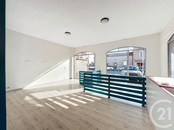 Appartement à louer - Villeneuve-sur-Lot, Eysses - 2 pièces - 1 chambre