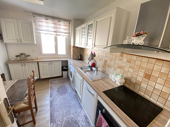 Appartement à vendre - Évry, Les Pyramides - 5 pièces - 4 chambres