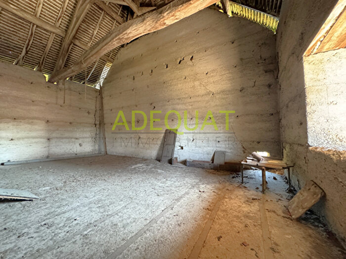 Maison à vendre - Saint-Victor-de-Morestel - 5 pièces - 4 chambres