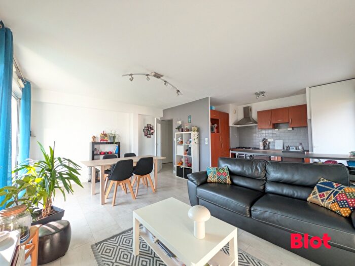 Appartement à vendre - Thorigné-Fouillard - 3 pièces - 2 chambres