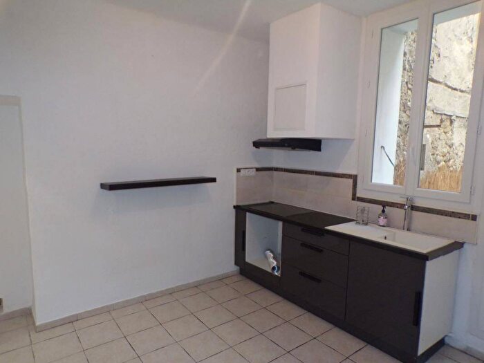 Appartement 2 pièces à La Tour-d'Aigues, à louer