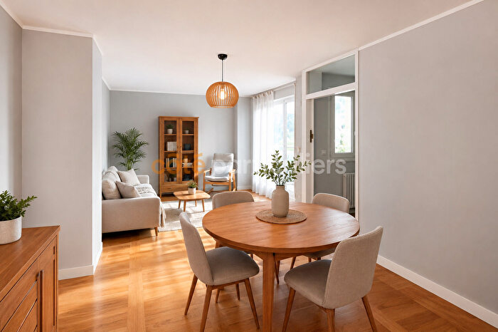 La Roche-sur-Yon, Pyramides, Jean-Yole - Appartement 4 pièces à vendre