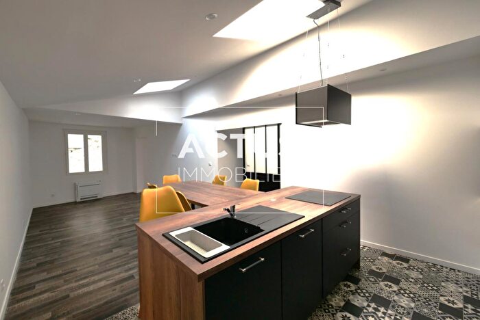 Salon-de-Provence, Centre-ville : Maison 4 pièces à vendre