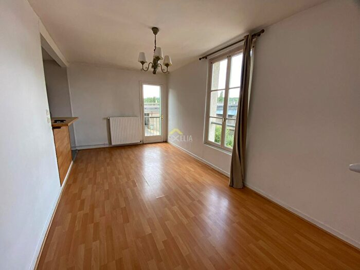 Appartement à louer - Mantes-la-Jolie, Centre-ville - 3 pièces - 2 chambres