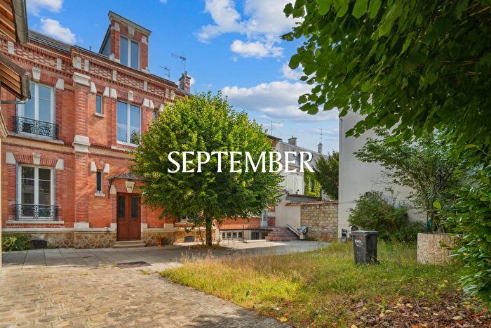 Maison à vendre - Saint-Maurice - 12 pièces - 8 chambres