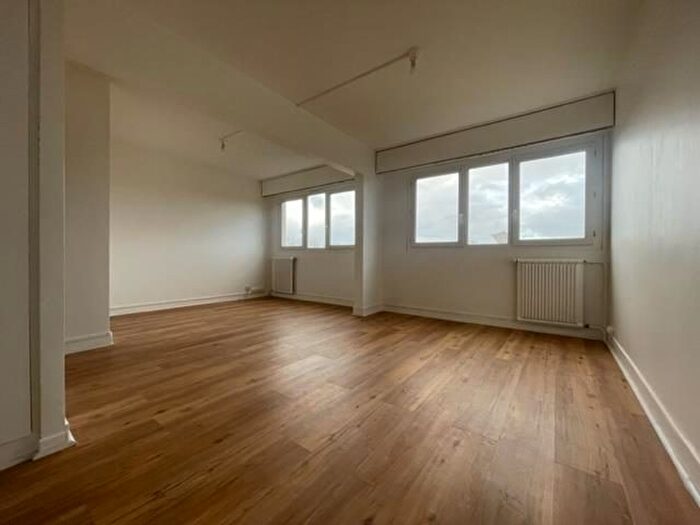 Bois-d'Arcy, La Tremblaye - Appartement 1 pièce à louer