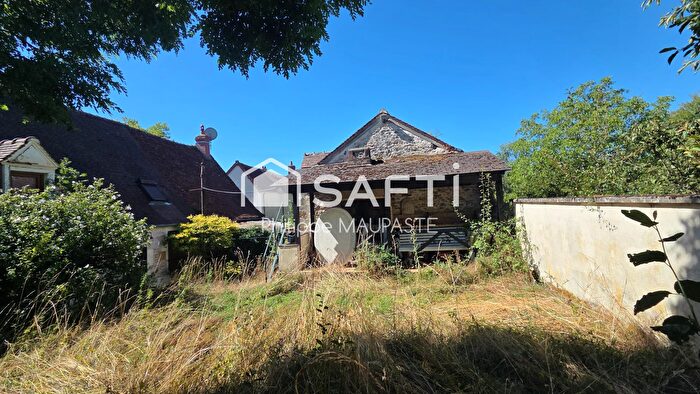 Châteauneuf-Val-de-Bargis : Maison 5 pièces à vendre