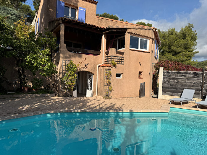 Maison à vendre - Plan-de-Cuques - 7 pièces - 5 chambres