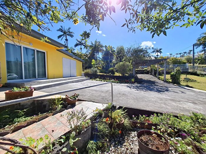 Maison à vendre - Le Tampon, Trois Mares - 5 pièces - 4 chambres