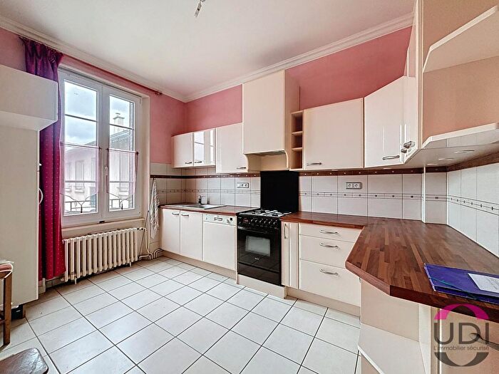 Maisons à vendre et appartements à louer - 3