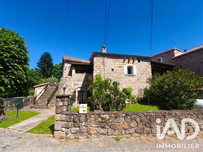 Maison 4 pièces à Saint-Genest-de-Beauzon, à vendre