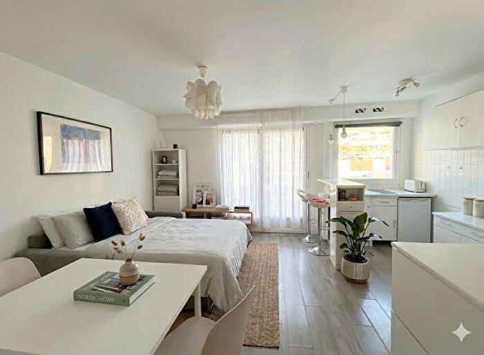 Paris 15ème, Georges Brassens : Appartement 1 pièce à vendre