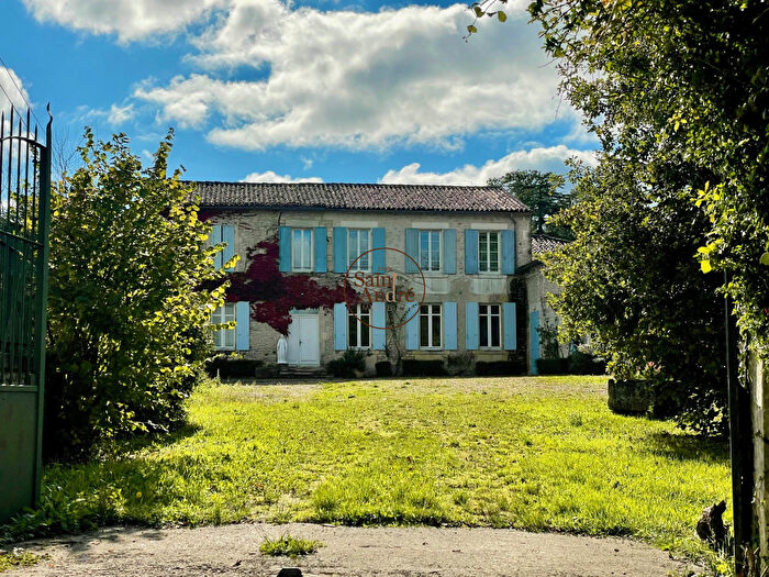 Cherves-Richemont - Maison 20 pièces à vendre