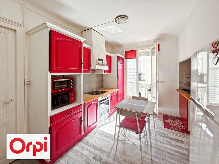 Appartement à vendre - Béziers, Champ de Mars - 4 pièces - 3 chambres