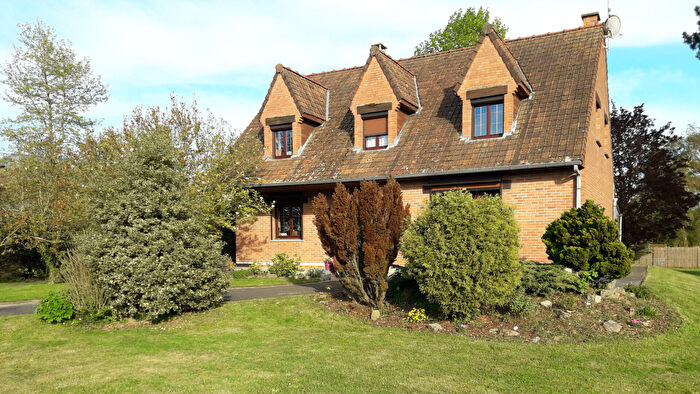 Maison 9 pièces à Villers-Pol, à vendre