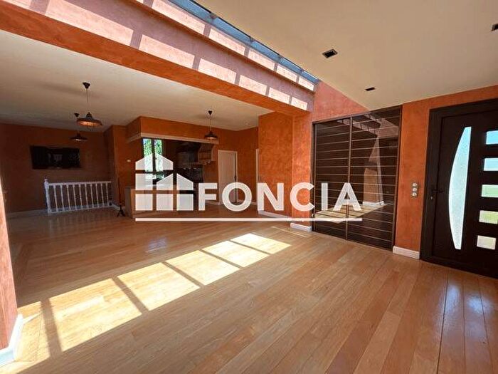 Maison à louer - Gorge du Loup-Champvert, Lyon ème arrondissement - 6 pièces - 5 chambres