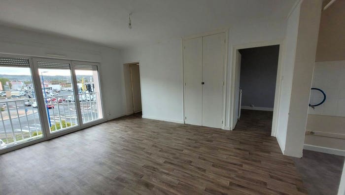 Cité Bretonnie-Chatelet-Favieres-Conches, Montluçon : Appartement 4 pièces à louer