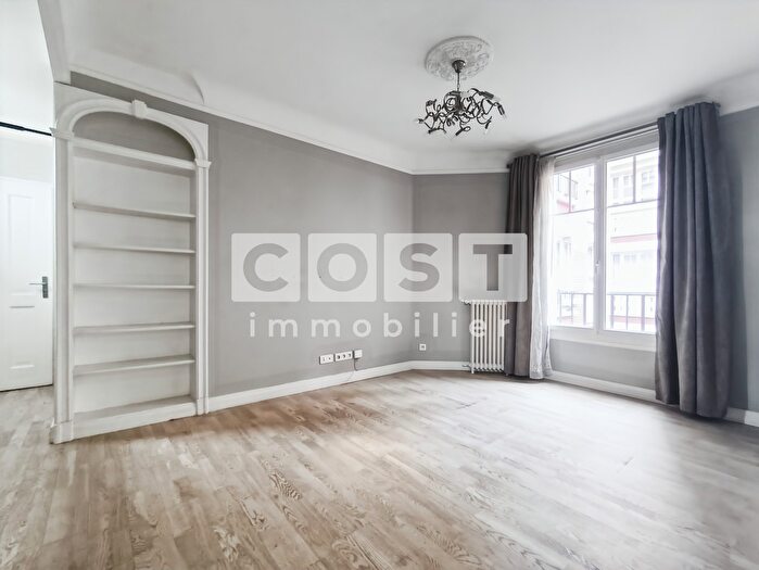 Asnières-sur-Seine, Centre-ville : Appartement 2 pièces à vendre