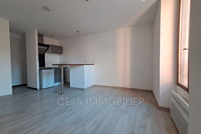 Appartement à louer - Centre Ancien, Draguignan - 1 pièce