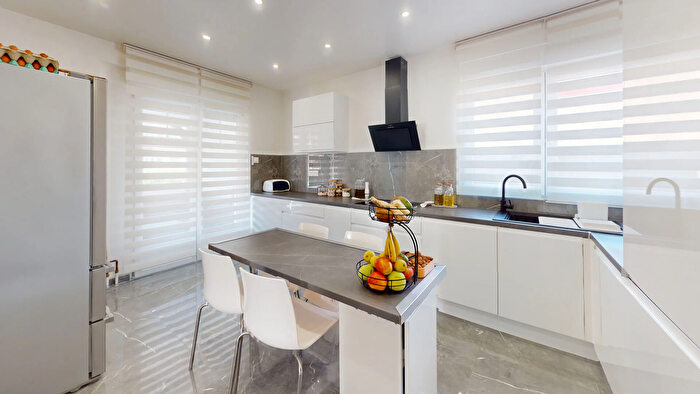 Maison à vendre - Mulhouse, Bourtzwiller - 7 pièces - 5 chambres