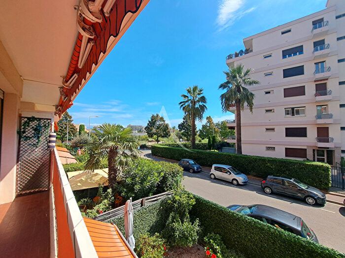 Cagnes-sur-Mer, La Gare, Les Plans, Hippodrome : Appartement 3 pièces à vendre