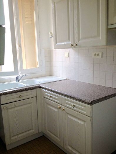 Appartement à louer - Bourges - 4 pièces - 3 chambres