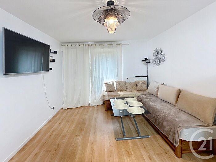 Appartement à vendre - Dammarie-les-Lys, LAbbaye du Lys, Centre-ville, Soubiron - 3 pièces - 2 chambres