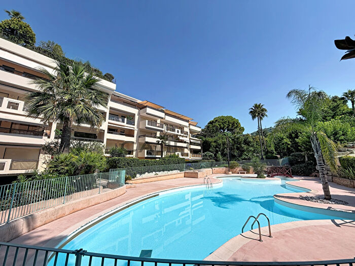 Cannes, Californie Pezou : Appartement 4 pièces à vendre