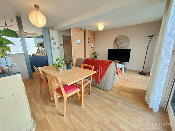 Appartement à vendre - Poitiers, Centre-ville - 3 pièces - 2 chambres