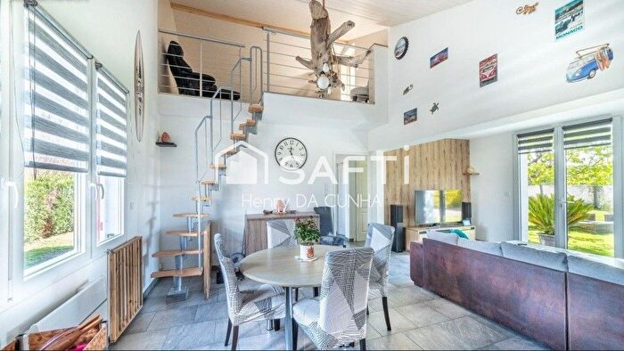 Maison à vendre - Labouheyre - 5 pièces - 4 chambres