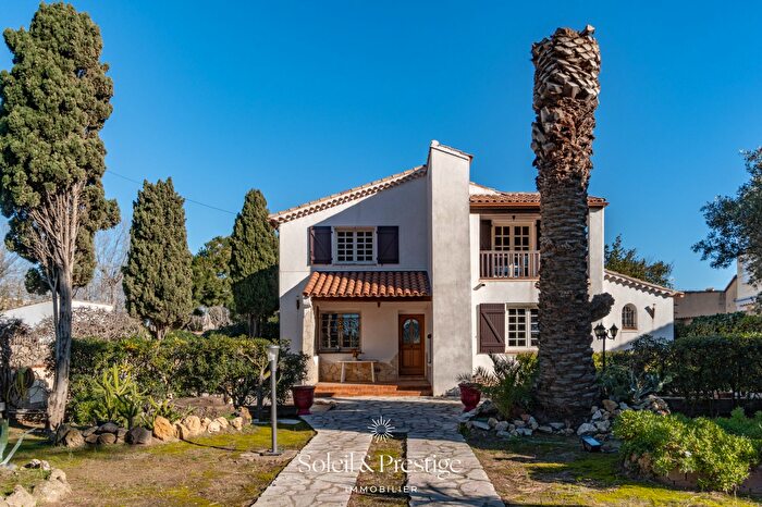 Maison à vendre - Valras-Plage, Centre-ville, Port, Pêcheurs - 8 pièces - 6 chambres