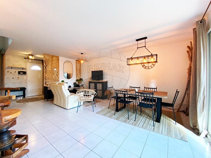 Maisons à vendre et appartements à louer - 1