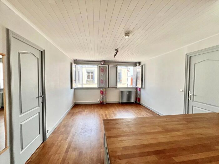 Appartement à louer - Lyon e , Guillotière - 3 pièces - 2 chambres