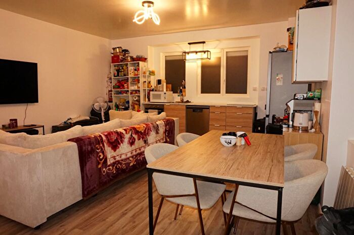 Appartement à vendre - Firminy, Centre-ville - 2 pièces - 1 chambre