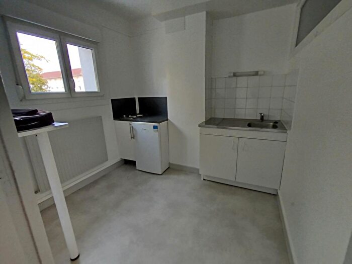 Appartement 2 pièces à Mirecourt, à louer