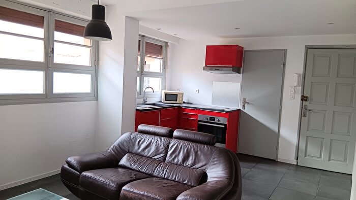 Maisons à vendre et appartements à louer - 1