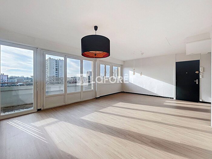 Appartement à louer - Blanchettes, Mâcon - 3 pièces - 2 chambres