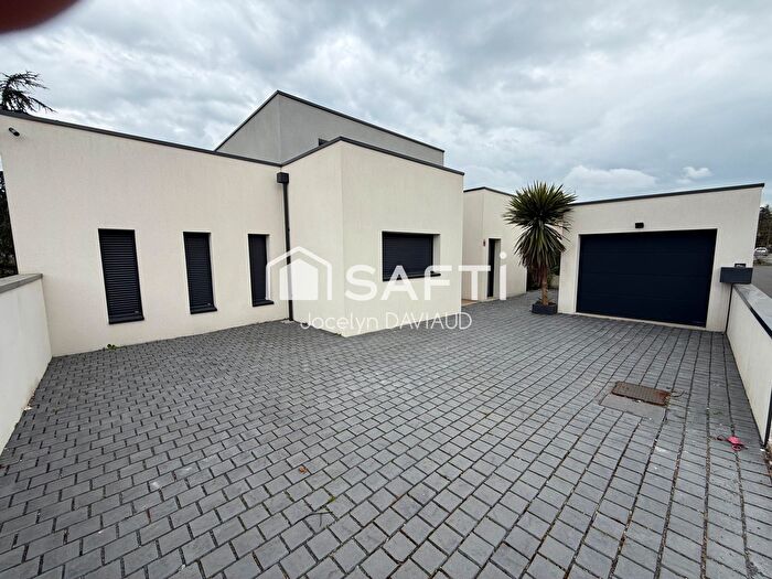 Maison à vendre - Montreuil-Juigné - 5 pièces - 4 chambres