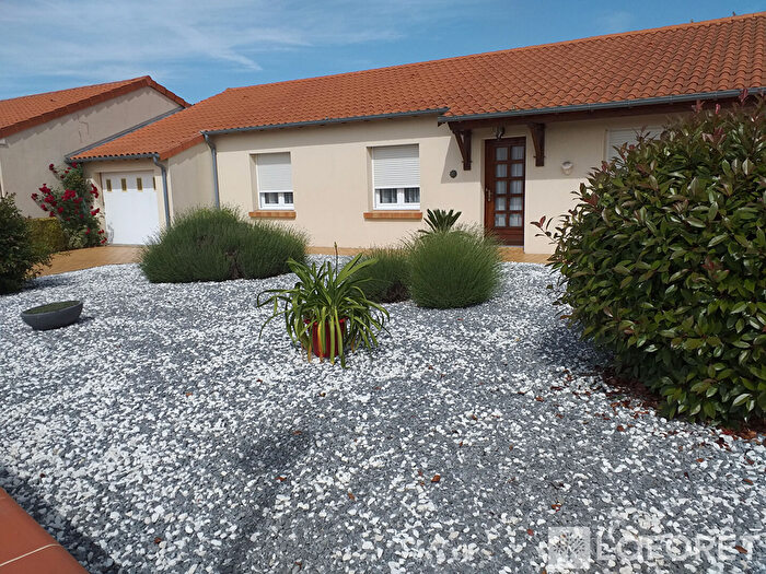 Maison à vendre - Saint-Christophe-du-Bois - 5 pièces - 3 chambres