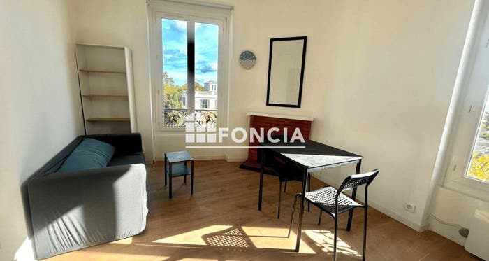 Montretout, Saint-Cloud : Appartement 2 pièces à louer