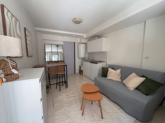 Appartement à louer - Metz, Les Iles - 1 pièce - 1 chambre