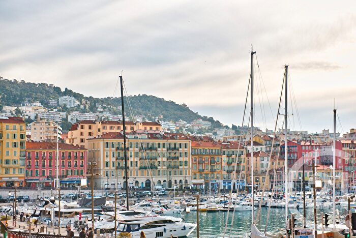 Appartement à vendre - Nice, Le Port - 3 pièces - 2 chambres